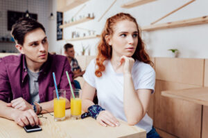17 Signs You’re Dealing With an Emotionally Cold Person – CouchGlue