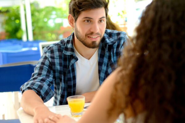 17 Signs You’re Dealing With an Emotionally Cold Person – CouchGlue